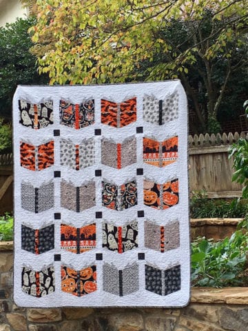 25+ SPOOKY HALLOWEEN QUILT PATTERNS TO SEW! - Coral + Co.