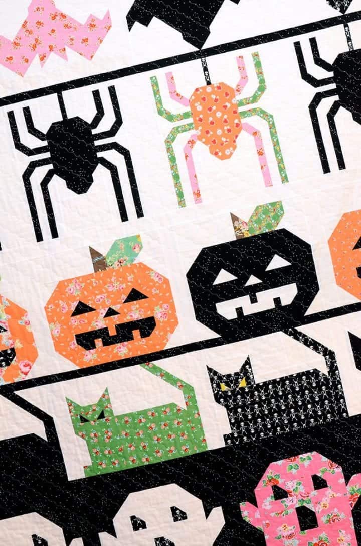 25+ SPOOKY HALLOWEEN QUILT PATTERNS TO SEW! - Coral + Co.