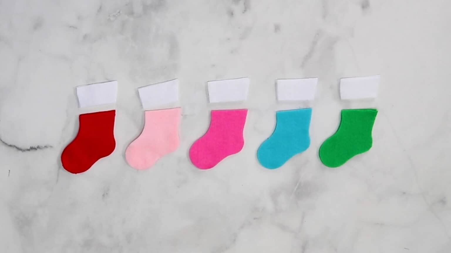 Mini Christmas Stocking Sewing Pattern + Make Adorable Holiday Garland ...