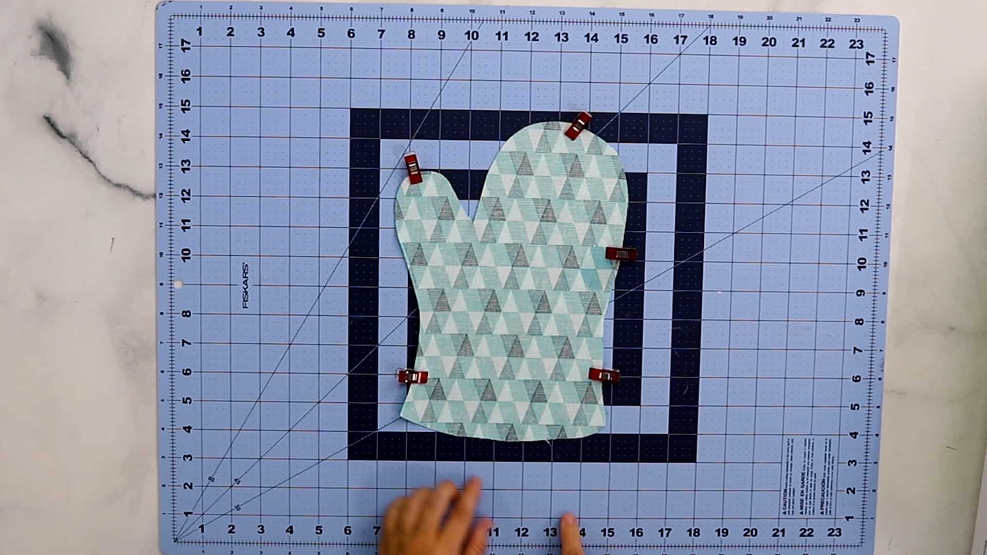 Crafty Kitchen: Free Oven Mitt Pattern - Coral + Co.